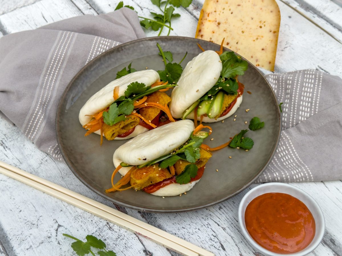 Rezept: Bao Buns mit gebackenem Käse